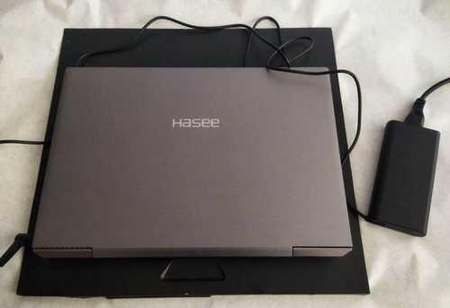 Ноутбук Hasee S7-TA5NB в хорошем состоянии