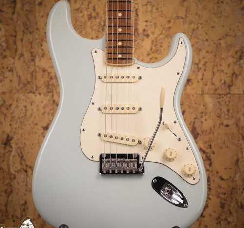 Fender LE Am Std Stratocaster Channel Bound Blue