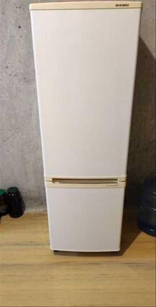 Холодильник бу маленький высота 140.3 см