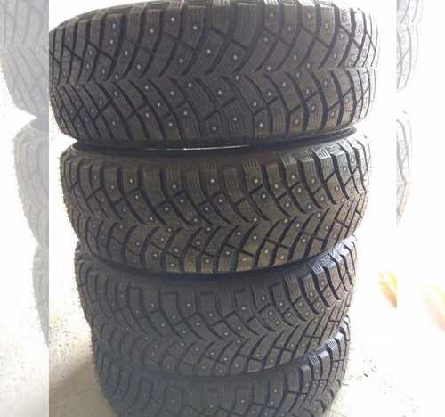 Michelin X-Ice North 4 265/40 R20