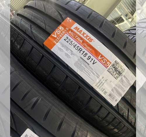 Maxxis Victra Sport VS5 225/45 R18