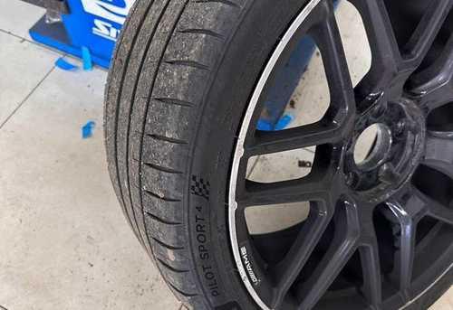 Michelin Pilot Sport 4 275/35 R19 Y