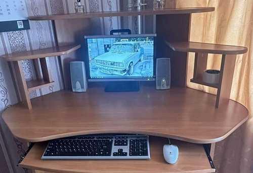 Настольный компьютер со столом