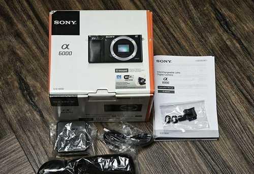 Коробка Sony a6000 с аксессуарами