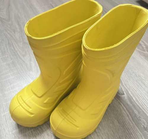 Детские резиновые сапоги