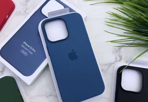 Чехол на iPhone 13 Pro силиконовый MagSafe синий