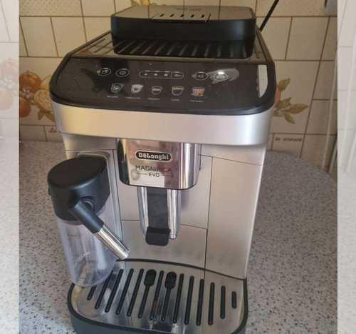 Кофемашина delonghi magnifica evo