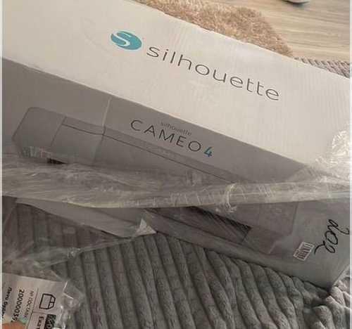 Silhouette cameo 4