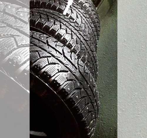 Bridgestone Ice Cruiser 7000 215/65 R16 98T