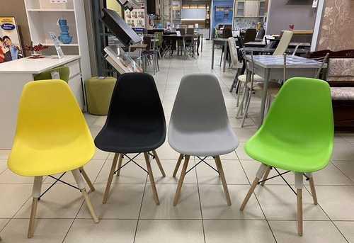 Стулья как IKEA, разные цвета