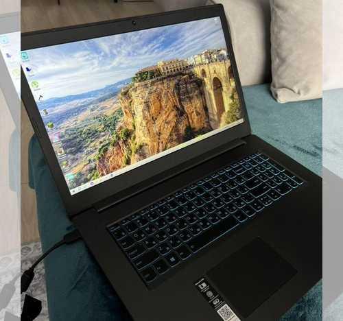 Игровой ноутбук Lenovo L340-17IRH Gaming Laptop