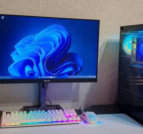 Игровой системный блок с монитором