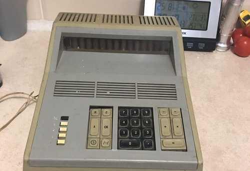 Старинный калькулятор Электроника Д 3