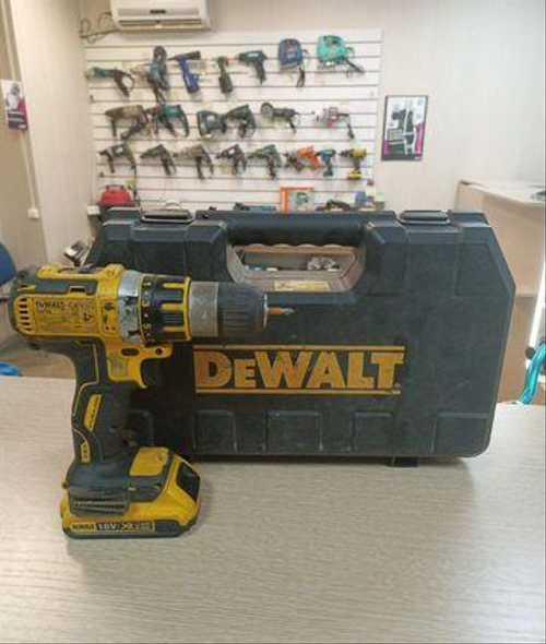 Шуруповерт DeWalt DCD790