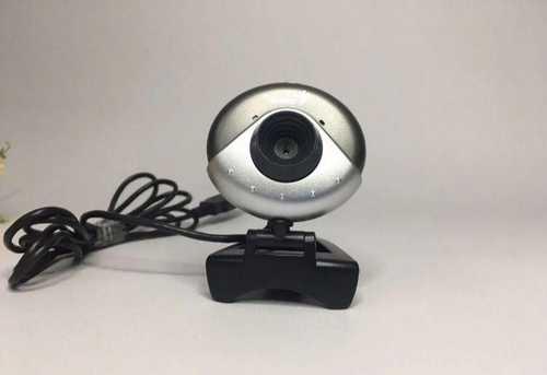 Веб-камера Genius 360"