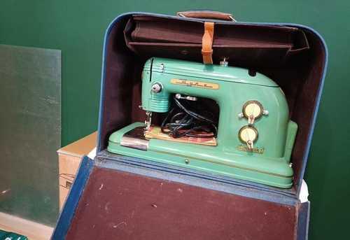 Швейная машина "Тула" — раритет 58г в состоянии 5+