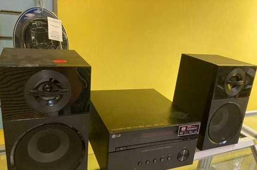 DVD Hi-Fi система LG DM2520K
