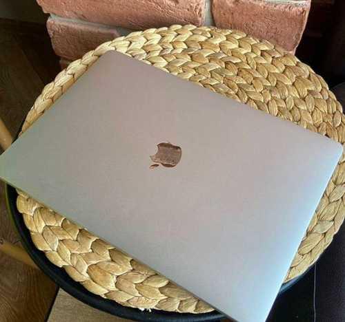 MacBook Pro 13 m2 256 gb