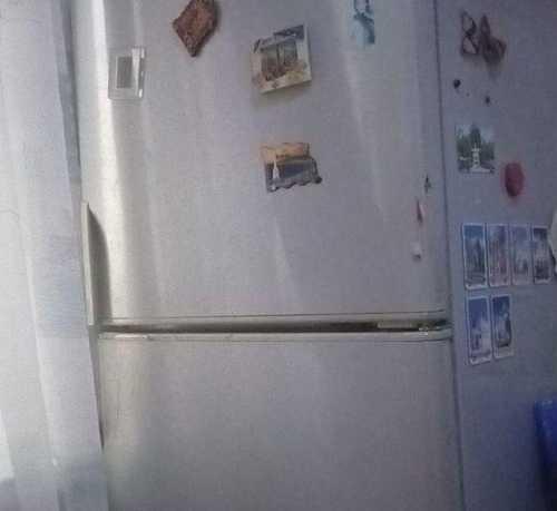Холодильник бу toshiba в рабочем состоянии