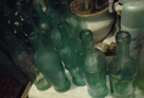 Старинные граненые бутылки из под масла