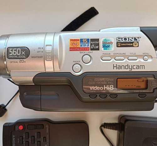 Sony handycam video 8 ccd tr748e