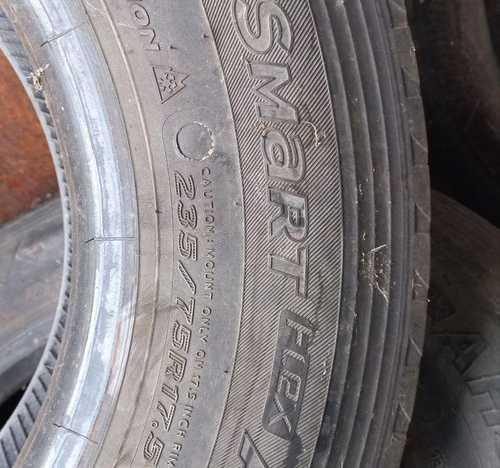Hankook SMART Flex AH35 235/75 R17.5 130