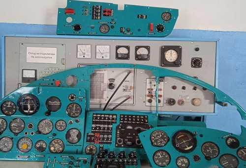 Панели с приборами самолета Ан-2