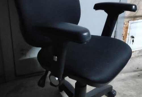 Продаются кресла офисные