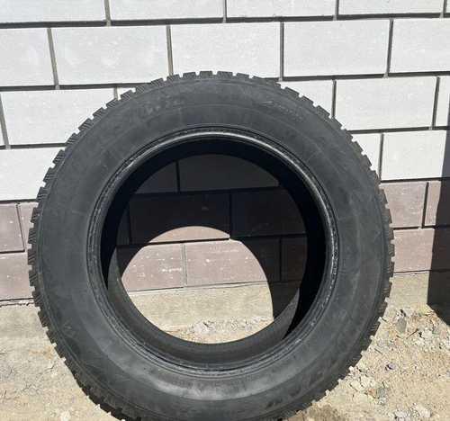 Bridgestone Blizzak Spike-01 235/60 R17