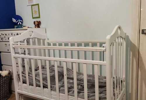 Кровать детская до 3 лет с маятником