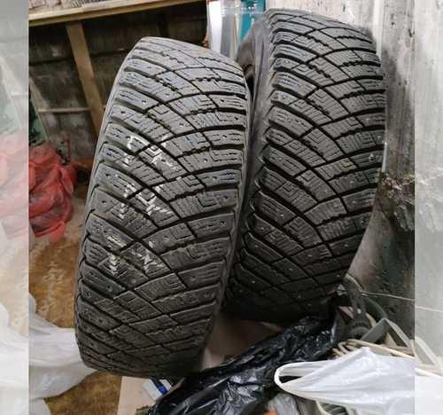 Goodyear Ultragrip Ice Arctic 215/65 R16