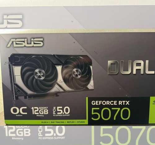 Asus Видеокарта GeForce RTX 5070 Dual OC 12GB