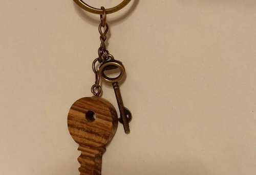 Брелок деревянный массив зебрано ключ