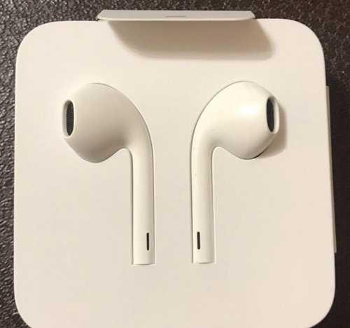 Проводные наушники apple earpods