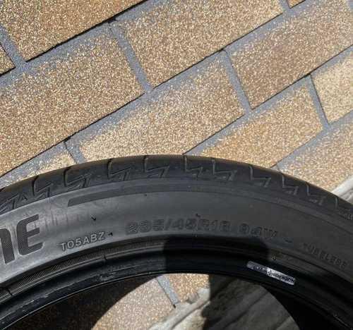 Bridgestone Turanza T005 235/45 R18