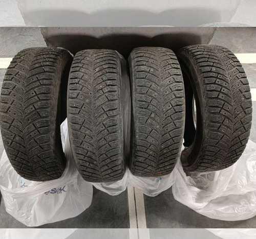 Michelin X-Ice North 4 215/65 R16 102