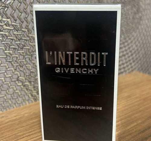 Givenchy L'Interdit Absolu