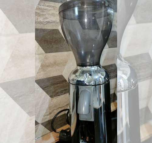 Кофемолки Кофемолка Nuova Simonelli Grinta (Italy)