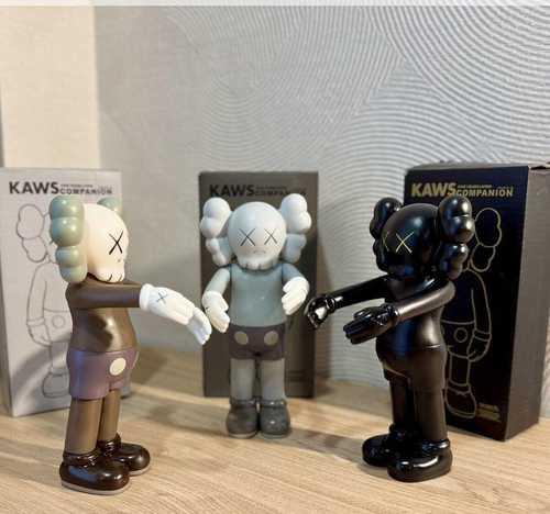 Фигурки коллекционные Kaws Companion