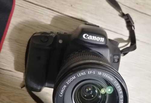 Зеркальная камера Canon 7D
