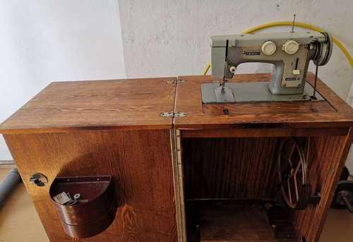 Швейная машина Чайка III