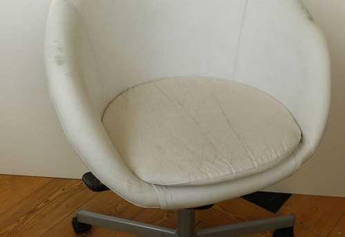 Кресло IKEA Skruvsta, белое