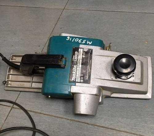 Рубанок Makita 1806b