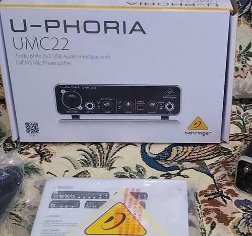 Звуковая карта Behringer U-phoria UMC22