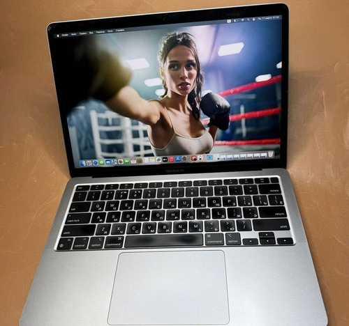 MacBook Air 13 2020 M1 16gb / 256gb SSD