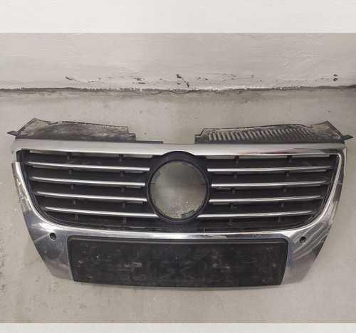 Решетка радиатора passat b6