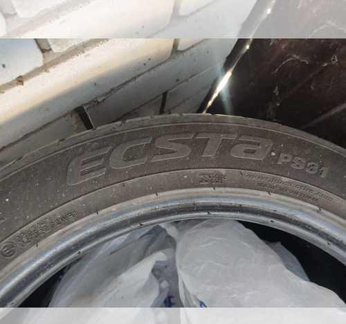 Kumho Ecsta PS31 255/45 R18 99W