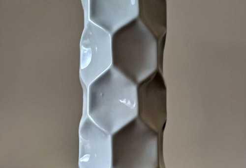 Настольная итальянская ваза из белой керамики