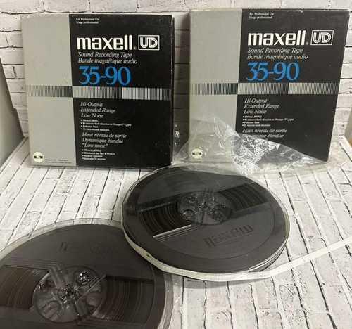 Катушки с записью Maxell