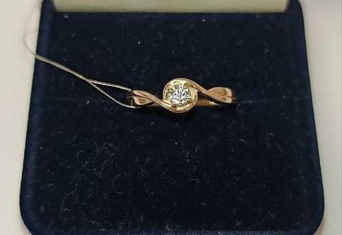 Золотое кольцо с 1 бриллиантом 0,157 карат